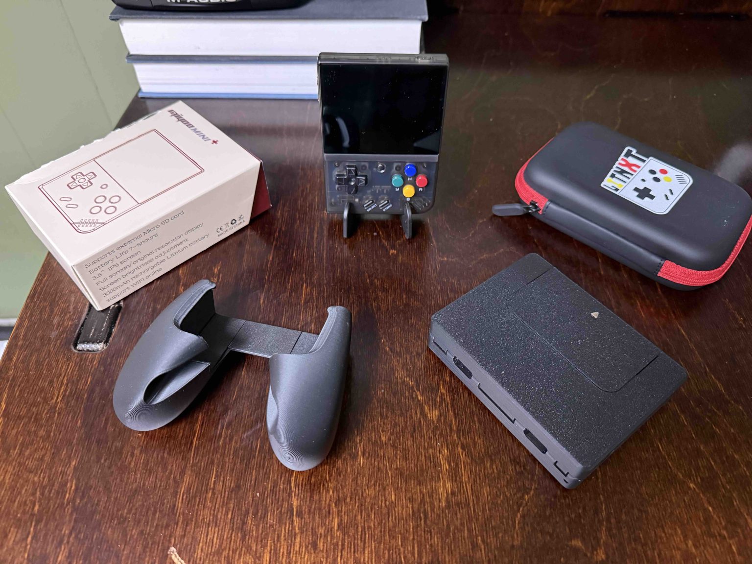 Pocket-Sized Powerhouse: My Hands-On Review of the Miyoo Mini Plus ...